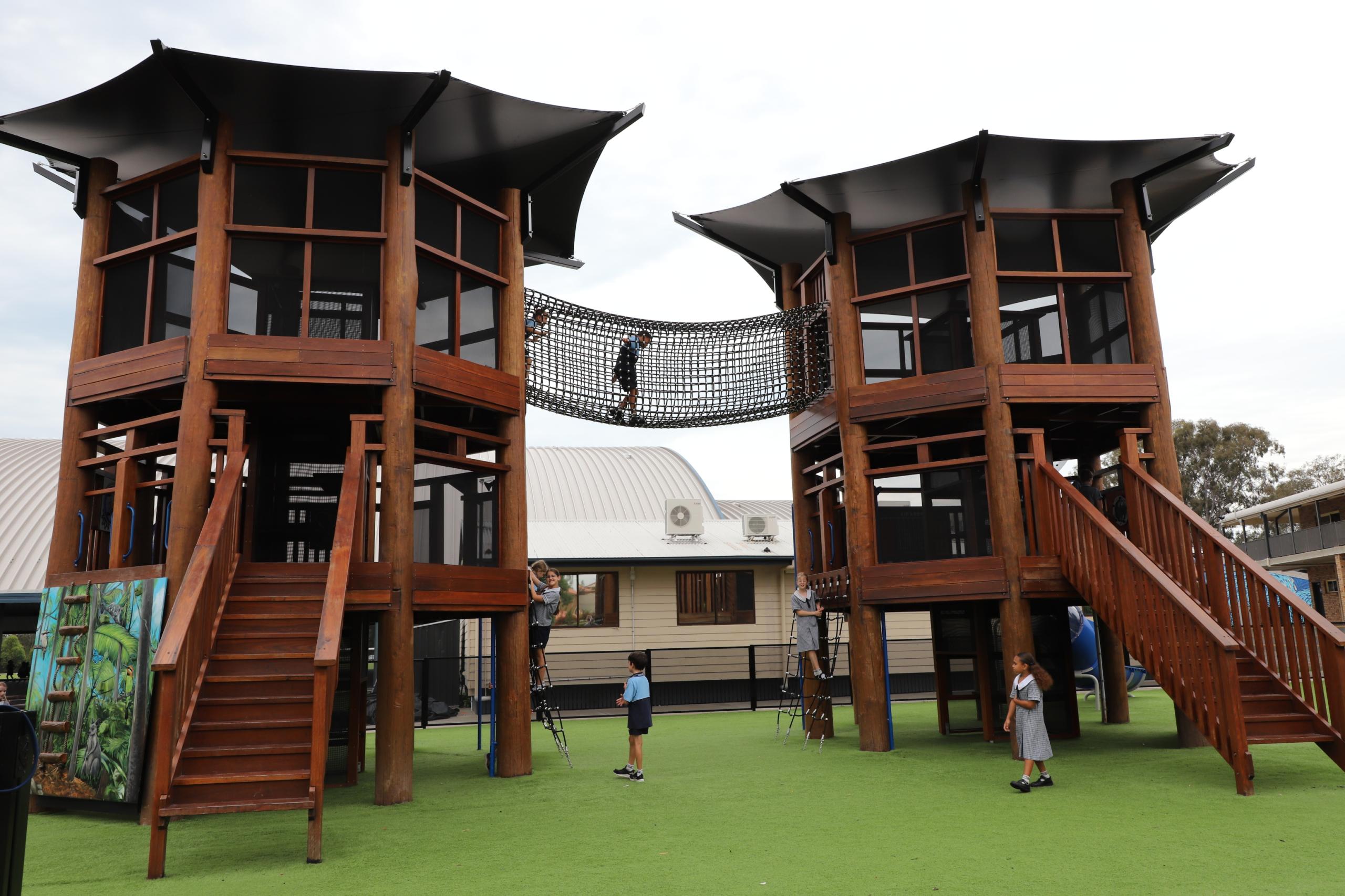 Mueller College – Everything Outside